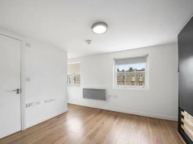 Studio Flat For Rent In Camden, London