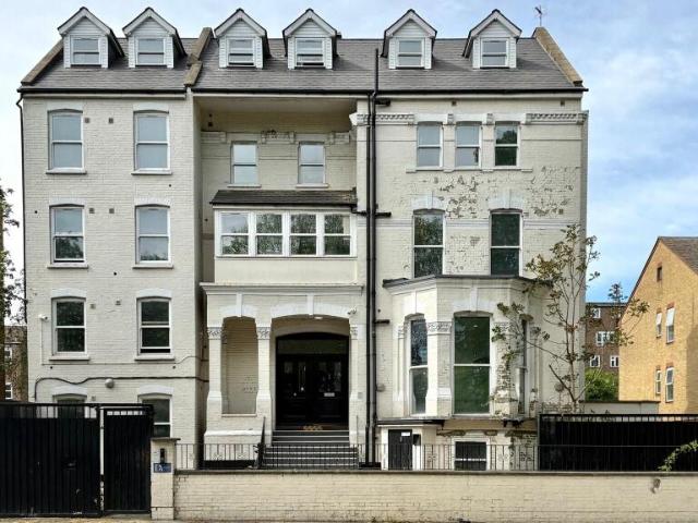 Studio flat for rent in Camden Road, London, N7