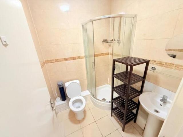 Studio flat for rent in Cannon Hill, London, N14