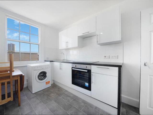 Studio flat for rent in Cannon Street Road, E1