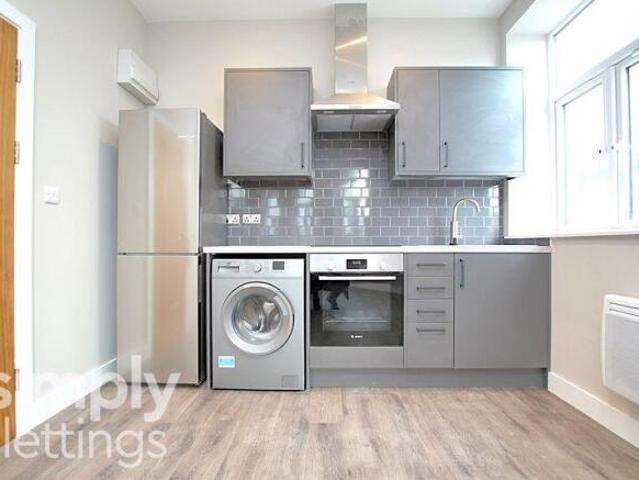 Studio flat for rent in Caledonian Place, Worthing, BN11