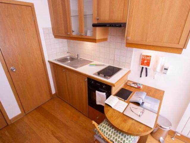 Studio flat for rent in Cartwright Gardens, Bloomsbury, London, WC1H