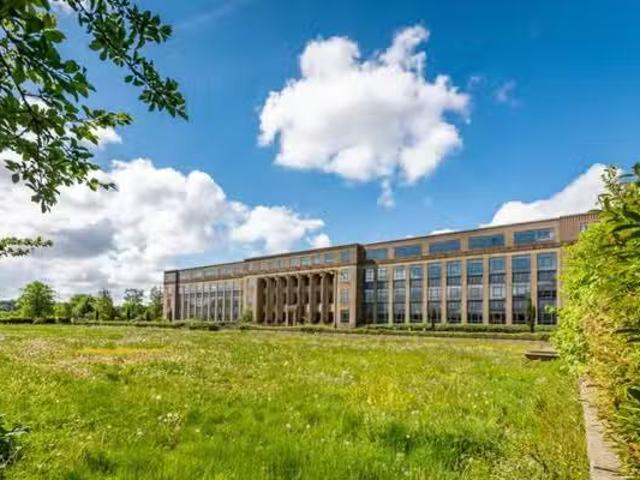 Studio flat for rent in Card House, Bingley Road, Bradford, BD.