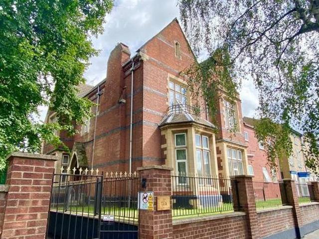 Studio flat for rent in Carholme Road Lincoln LN1