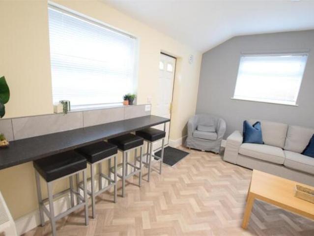 Studio flat for rent in Carholme Road Studio 2 AVAILABLE JULY, LN1