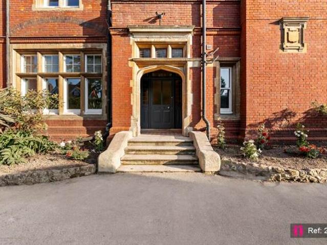 Studio flat for rent in Carlisle Road, Eastbourne, BN20