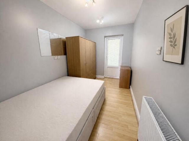 Studio flat for rent in Carnanton Road, London, E17