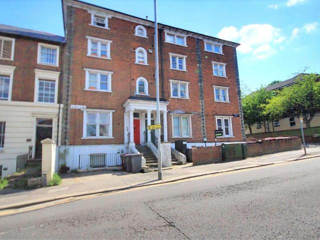 Studio flat for rent in Castle Hill, Reading, Berkshire, RG1