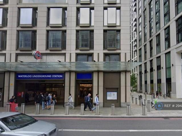 Studio flat for rent in Casson Square, London, SE1