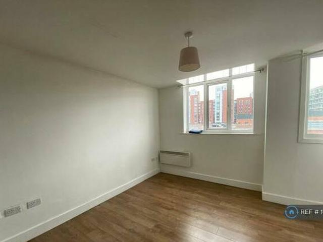 Studio flat for rent in Central House Leicester LE1