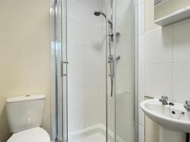 Studio flat for rent in Cedar Road, Sutton, SM2
