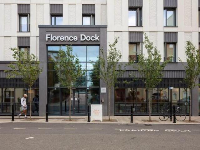 Studio flat for rent in Chatfield Road, London, SW11