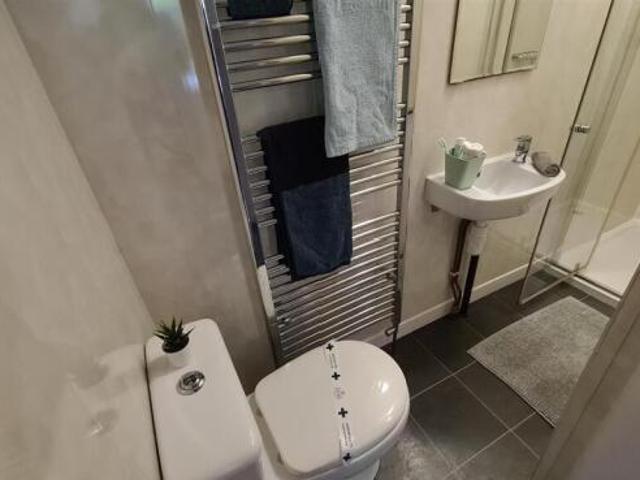 Studio flat for rent in Chatham Grove, Manchester, M20
