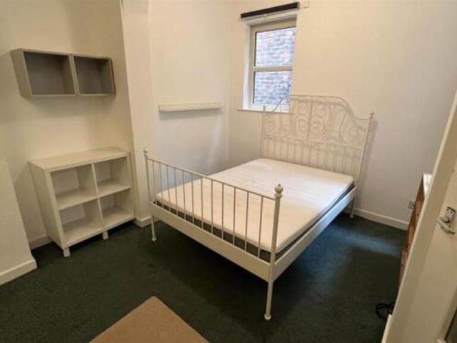 Studio flat for rent in Chatham Grove, West Didsbury, Manchester, M20