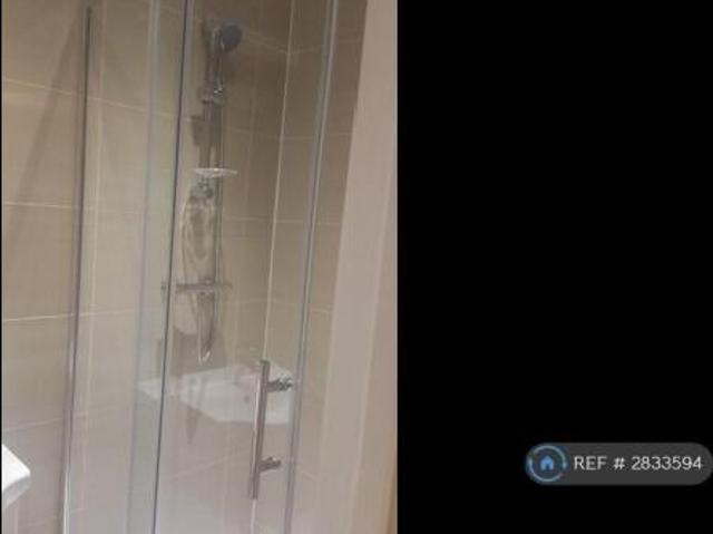 Studio flat for rent in Chatsworth Crescent, Hounslow, TW3