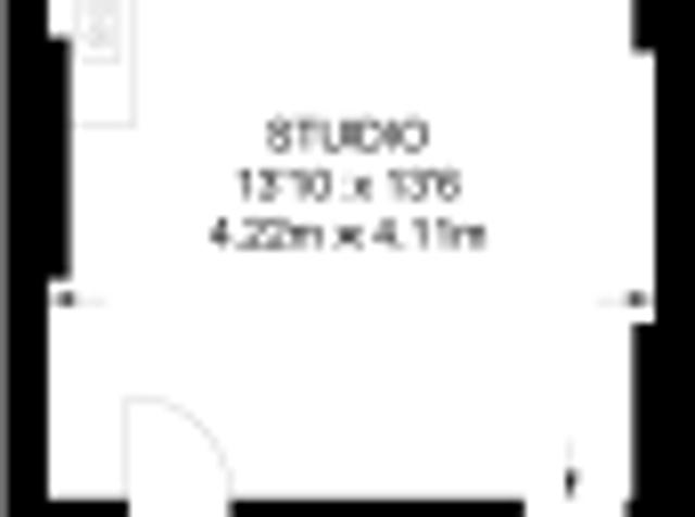 Studio flat for rent in Chatsworth Gardens, Acton, London, W3