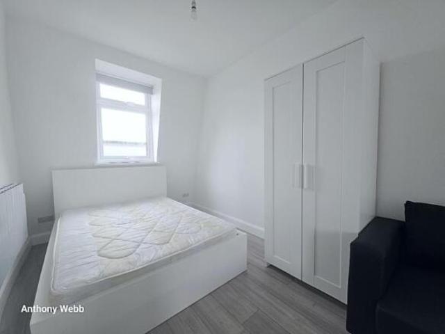 Studio flat for rent in Chatsworth Road, Hackney, E5
