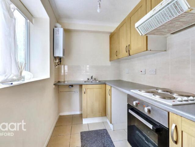 Studio flat for rent in Chaucer Road, Bedford, MK40