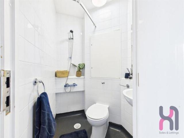 Studio flat for rent in Chapel Street, Salford, M3