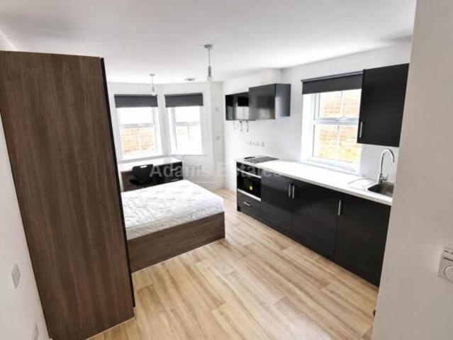 Studio flat for rent in Charndon Close, Reading, RG2