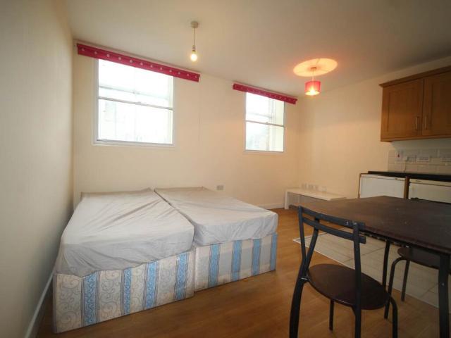 Studio flat for rent in Cheapside Chambers, 43 Cheapside, Bradford, BD1