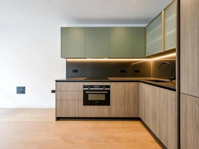Studio flat for rent in Chelsea Botanica, London, SW6