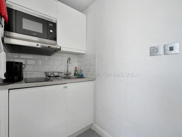 Studio flat for rent in Chelsea Cloisters, Sloane Avenue, SW3