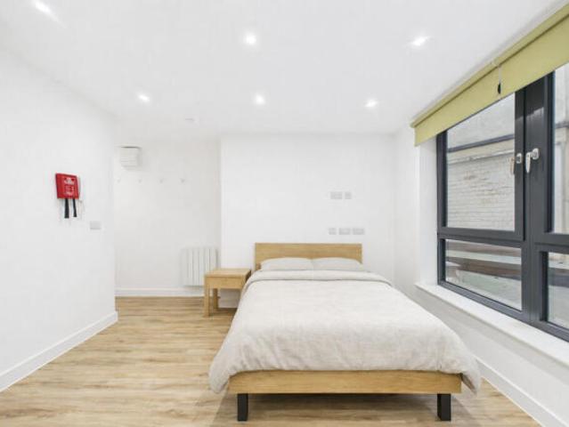 Studio flat for rent in Cherry Lane, Bristol, BS1