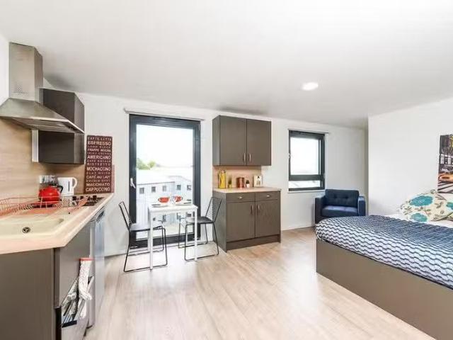Studio flat for rent in Chester Student September, CH1
