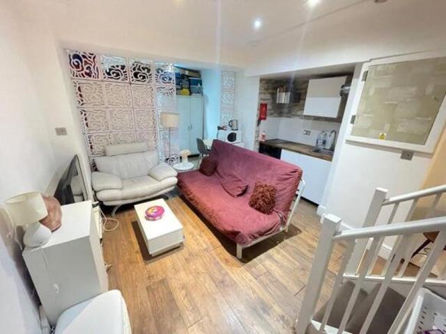 Studio flat for rent in Chicksand Street, Aldagate, London, E1