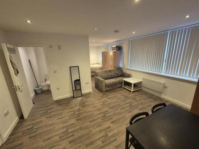 Studio flat for rent in Christchurch Road, Bournemouth, BH1