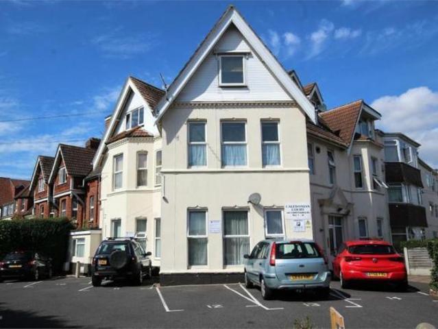 Studio flat for rent in Christchurch Road, Bournemouth, Dorset, BH1