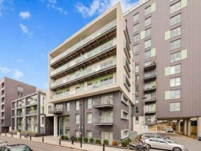 Studio flat for rent in Christian Street, Shadwell, London, E1