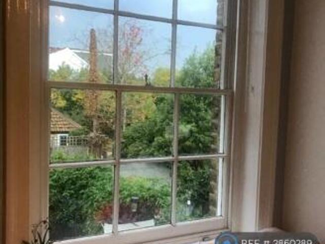 Studio flat for rent in Church Road, Teddington, TW11