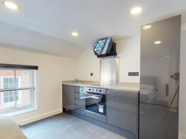 Studio Flat For Rent In City Centre