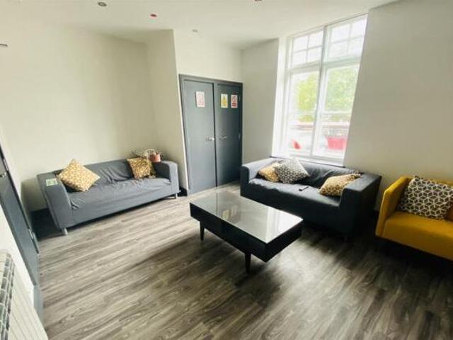 Studio Flat For Rent In City Centre