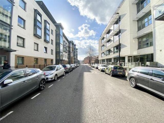 Studio flat for rent in City Centre, Deanery Road, BS1 5AF, BS1