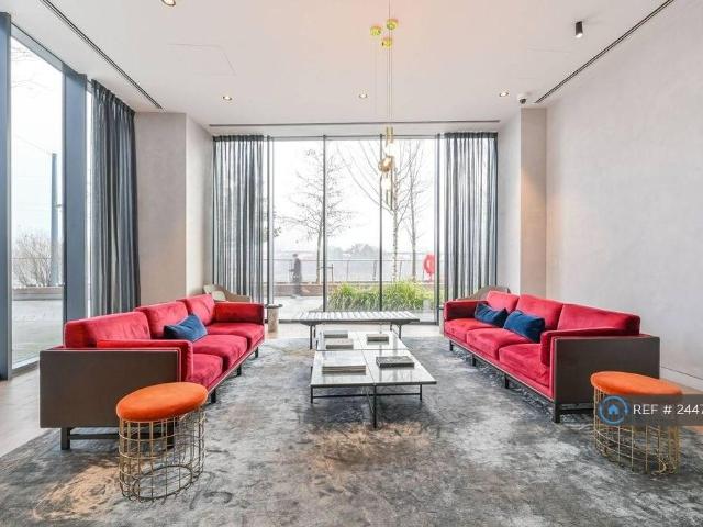 Studio flat for rent in City Island Way, London, E14