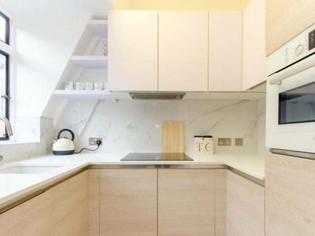 Studio Flat For Rent In City, London
