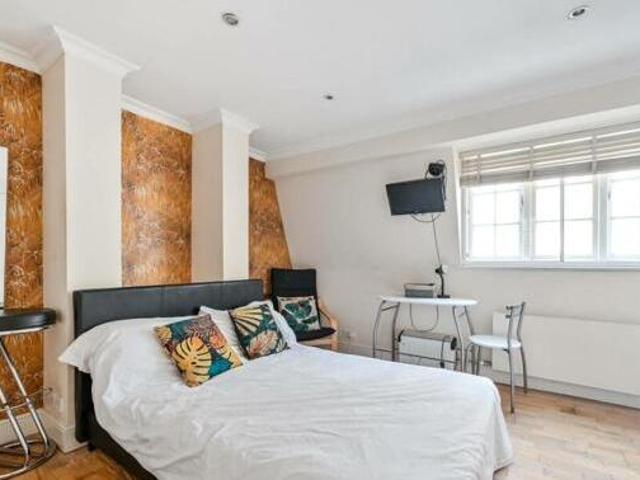 Studio Flat For Rent In City, London