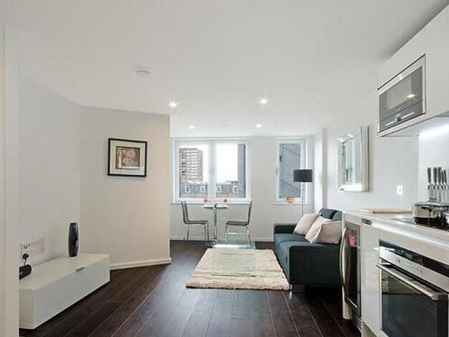 Studio Flat For Rent In City Road, London