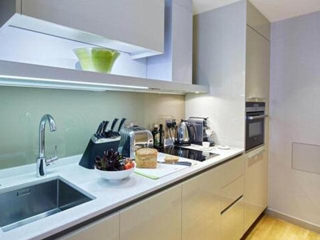 Studio Flat For Rent In City