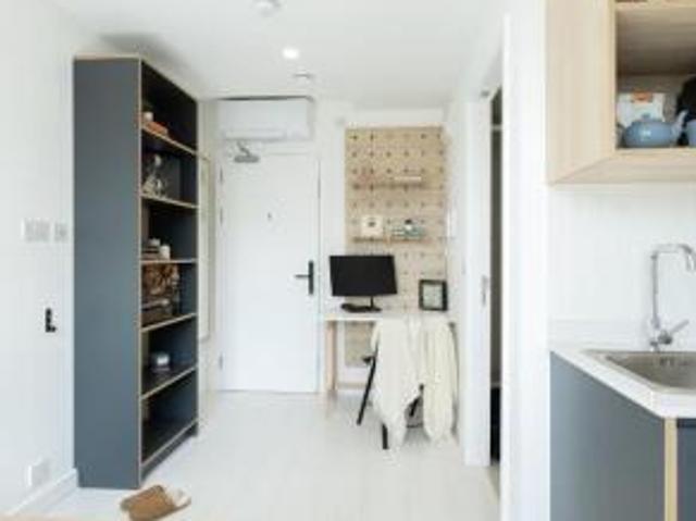 Studio flat for rent in Commercial Road, London, E14