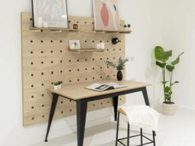 Studio flat for rent in Commercial Road, London, E14
