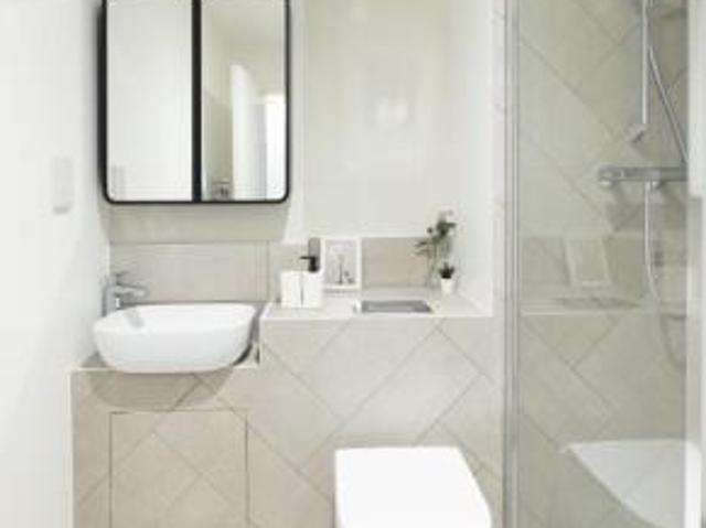 Studio flat for rent in Commercial Road, London, E14
