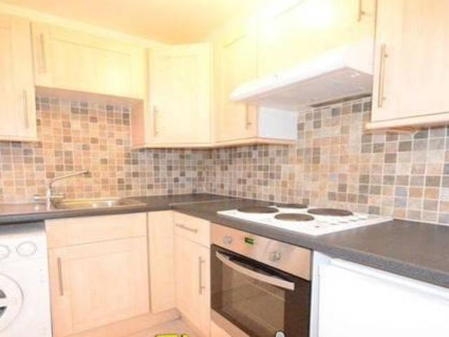 Studio flat for rent in Convent Court SL4