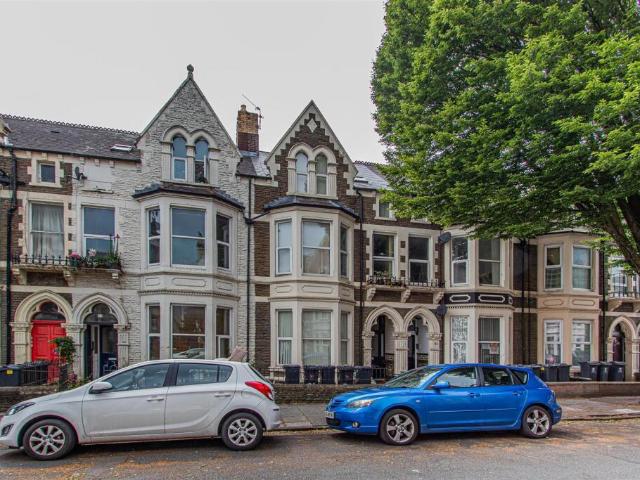 Studio flat for rent in Connaught Road, Roath, CF24