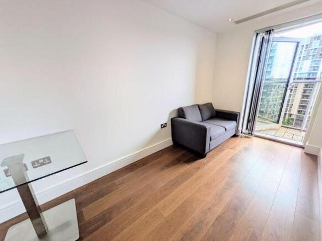 Studio flat for rent in Coolidge Tower, Indescon Square, E14