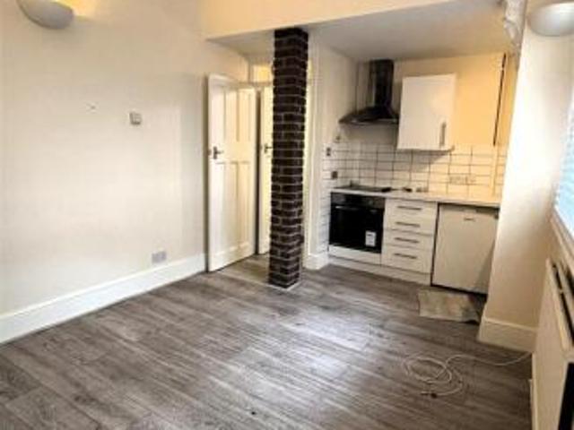 Studio flat for rent in Cobden Road, Brighton, BN2