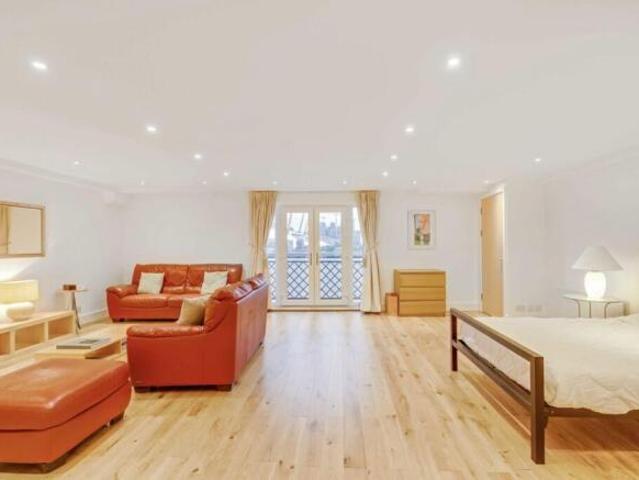 Studio flat for rent in Cold Harbour, Canary Wharf, E14